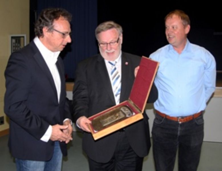 Manfred Michel erhält Hans-Seibert-Gedächtnispreis | Hessischer ...